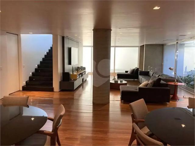 Casa / Sobrado em Condomínio para Venda em Jundiaí/SP Anhangabaú 5 Quartos