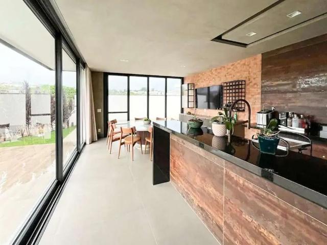 Casa / Sobrado em Condomínio para Venda em Jundiaí/SP Jardim Novo Mundo 4 Quartos