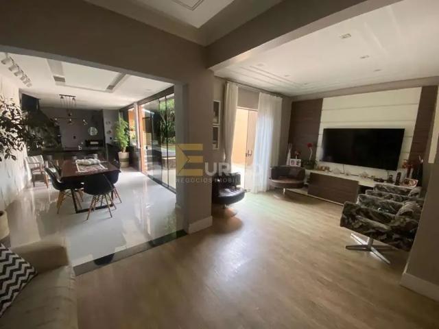 Casa / Sobrado em Condomínio para Venda em Jundiaí/SP Medeiros 4 Quartos
