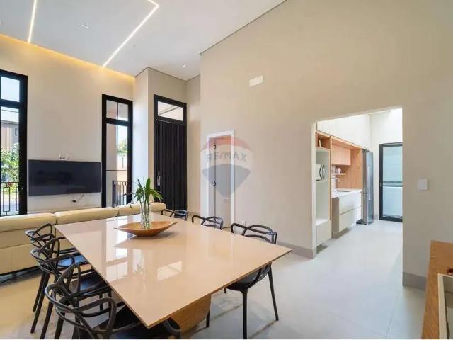 Casa / Sobrado em Condomínio para Venda em Jundiaí/SP Medeiros 4 Quartos
