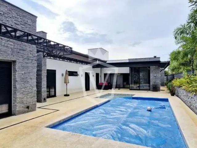 Casa / Sobrado em Condomínio para Venda em Jundiaí/SP Medeiros 5 Quartos