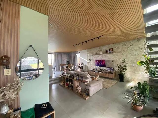 Casa / Sobrado em Condomínio para Venda em Jacareí/SP Condomínio Residencial Fogaça 3 Quartos