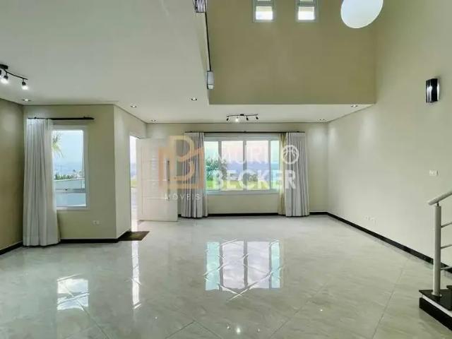 Casa / Sobrado em Condomínio para Venda em Jacareí/SP Condomínio Residencial Fogaça 3 Quartos