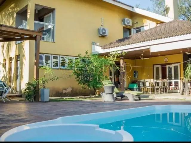 Casa / Sobrado em Condomínio para Venda em Jacareí/SP Jardim Califórnia 5 Quartos