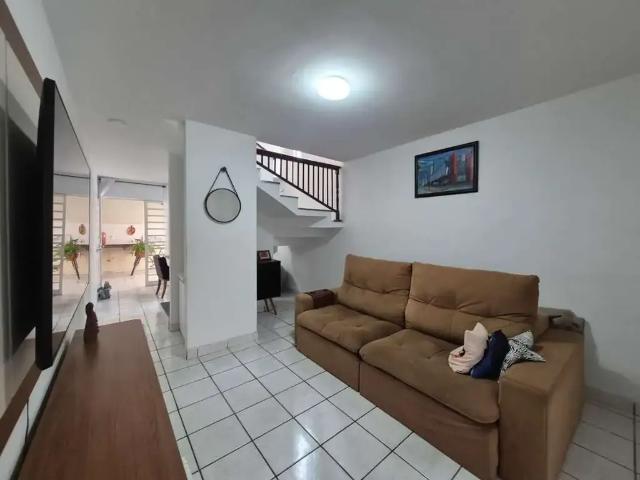 Casa / Sobrado em Condomínio para Venda em Jacareí/SP Jardim Califórnia 3 Quartos
