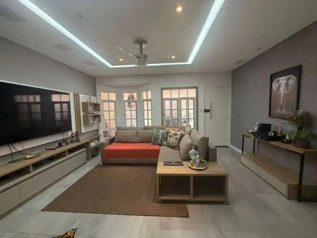 Casa / Sobrado em Condomínio para Venda em Jacareí/SP Jardim Califórnia 3 Quartos