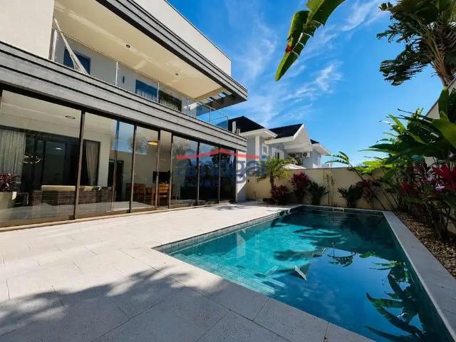 Casa / Sobrado em Condomínio para Venda em Jacareí/SP Jardim Altos de Santana II 4 Quartos