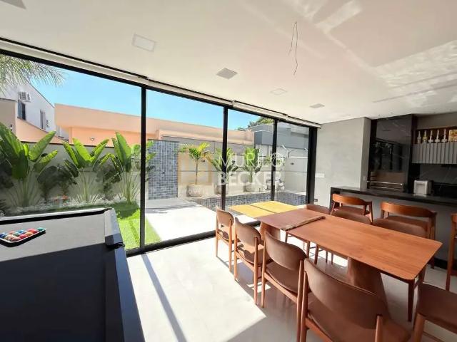 Casa / Sobrado em Condomínio para Venda em Jacareí/SP Jardim Jacinto 4 Quartos