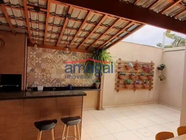 Casa / Sobrado em Condomínio para Venda em Jacareí/SP Jardim Santa Maria 4 Quartos