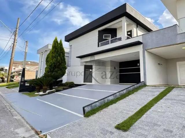 Casa / Sobrado em Condomínio para Venda em Jacareí/SP Loteamento Villa Branca 4 Quartos