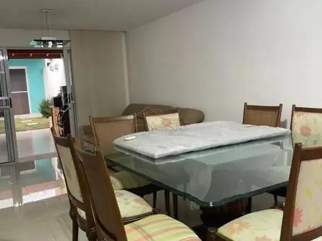 Casa / Sobrado em Condomínio para Venda em Jacareí/SP Loteamento Villa Branca 4 Quartos