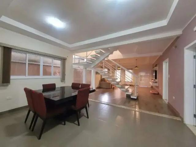 Casa / Sobrado em Condomínio para Venda em Jacareí/SP Loteamento Villa Branca 4 Quartos