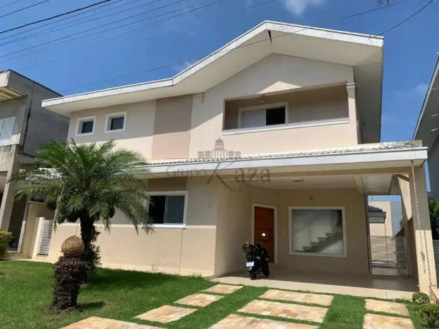 Casa / Sobrado em Condomínio para Venda em Jacareí/SP Loteamento Villa Branca 4 Quartos