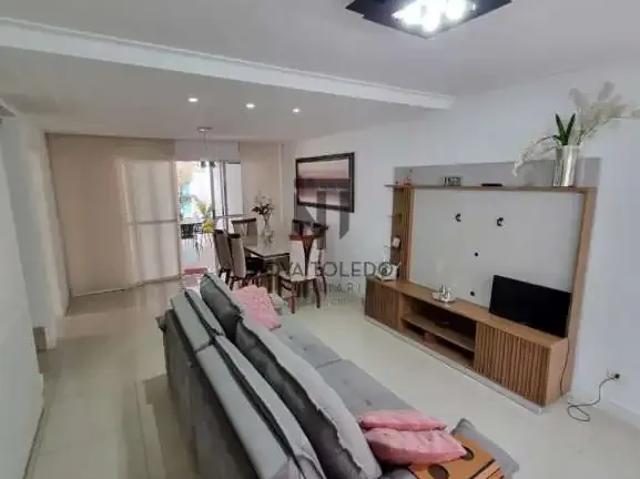 Casa / Sobrado em Condomínio para Venda em Jacareí/SP Loteamento Villa Branca 4 Quartos