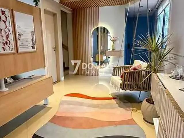 Casa / Sobrado em Condomínio para Venda em Jacareí/SP Loteamento Villa Branca 4 Quartos