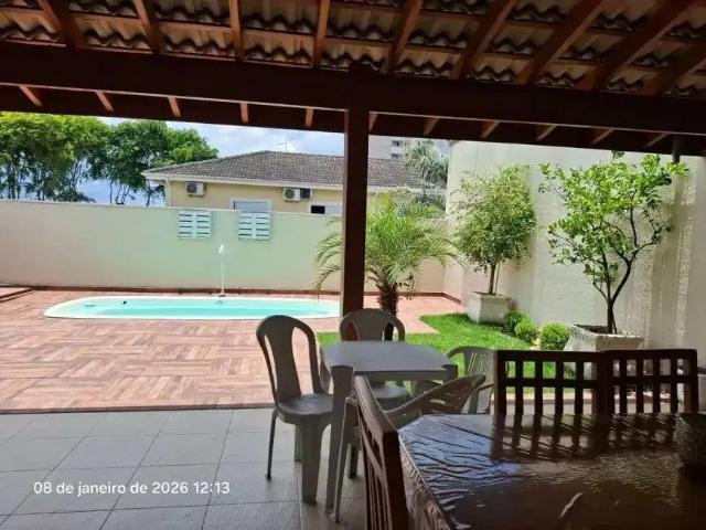 Casa / Sobrado em Condomínio para Venda em Jacareí/SP Loteamento Villa Branca 5 Quartos