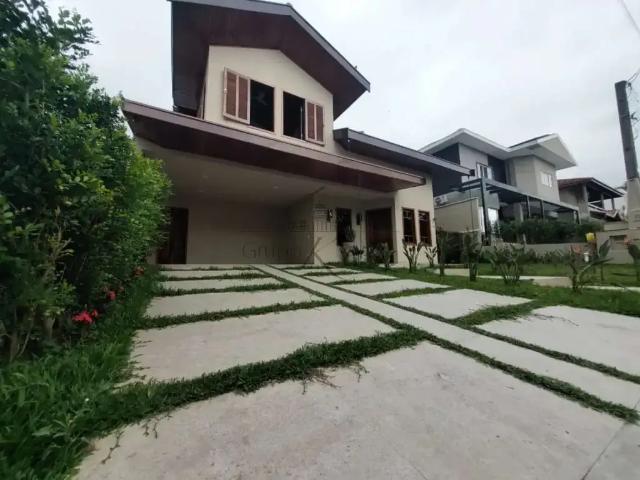 Casa / Sobrado em Condomínio para Venda em Jacareí/SP Loteamento Villa Branca 3 Quartos