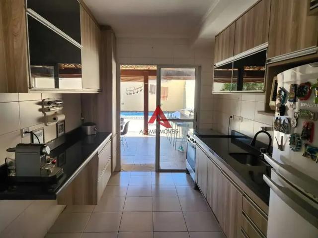 Casa / Sobrado em Condomínio para Venda em Jacareí/SP Loteamento Villa Branca 3 Quartos