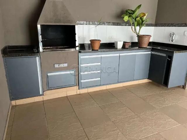 Casa / Sobrado em Condomínio para Venda em Jacareí/SP Loteamento Villa Branca 3 Quartos