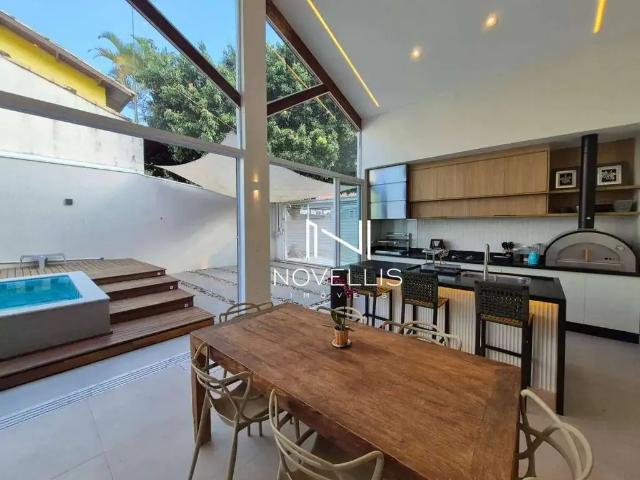 Casa / Sobrado em Condomínio para Venda em Jacareí/SP Loteamento Villa Branca 3 Quartos
