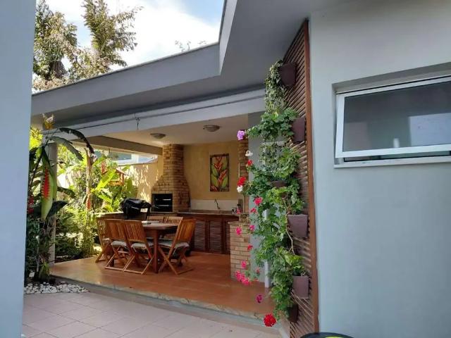 Casa / Sobrado em Condomínio para Venda em Jacareí/SP Loteamento Villa Branca 3 Quartos