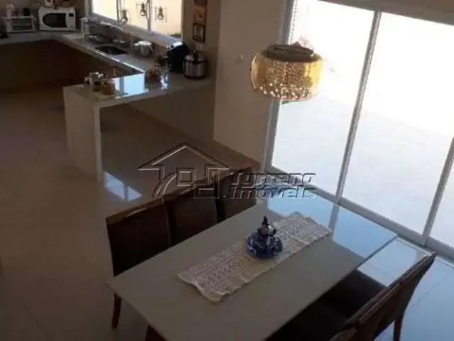 Casa / Sobrado em Condomínio para Venda em Jacareí/SP Loteamento Villa Branca 3 Quartos