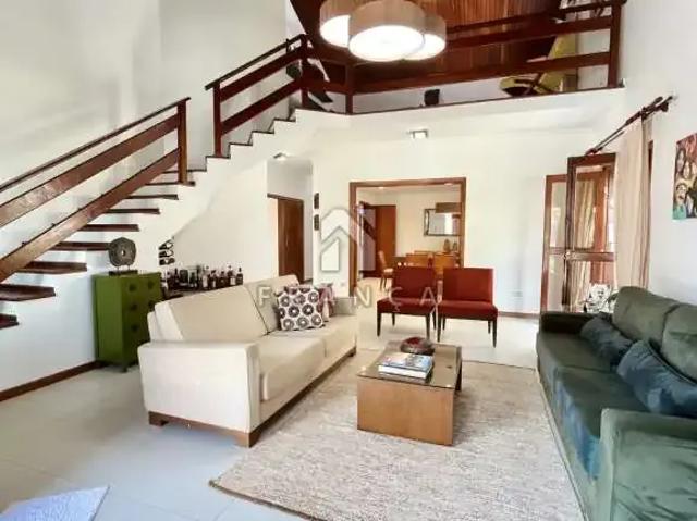 Casa / Sobrado em Condomínio para Venda em Jacareí/SP Loteamento Villa Branca 3 Quartos