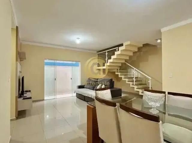 Casa / Sobrado em Condomínio para Venda em Jacareí/SP Parque Califórnia 4 Quartos