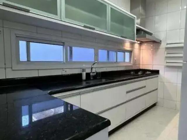 Casa / Sobrado em Condomínio para Venda em Jacareí/SP Parque Califórnia 4 Quartos