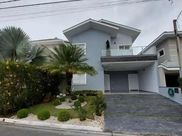 Casa / Sobrado em Condomínio para Venda em Jacareí/SP Parque Califórnia 4 Quartos