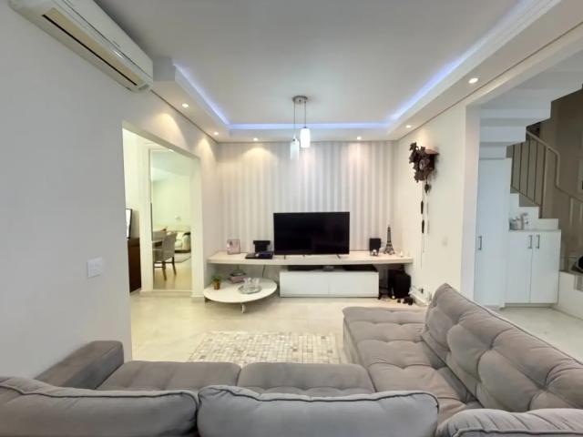Casa / Sobrado em Condomínio para Venda em Jacareí/SP São João 3 Quartos