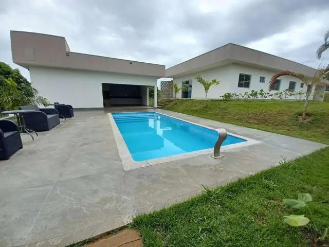 Casa / Sobrado em Condomínio para Venda em Jaboticatubas/MG Condomínio Vale Do Luar 4 Quartos