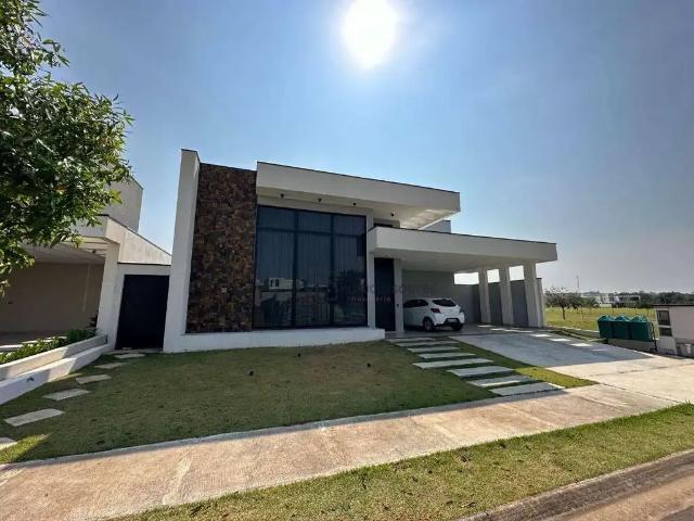 Casa / Sobrado em Condomínio para Venda em Jaguariúna/SP Chácara São José 4 Quartos