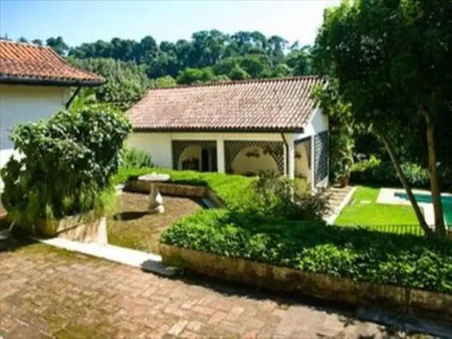 Casa / Sobrado em Condomínio para Venda em Jandira/SP Vila Santa Rosa 4 Quartos