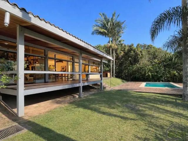 Casa / Sobrado em Condomínio para Venda em Jandira/SP Chácaras do Peroba 5 Quartos