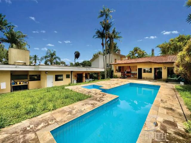 Casa / Sobrado em Condomínio para Venda em Jandira/SP Jardim do Golf I 5 Quartos