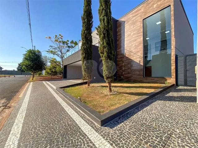 Casa / Sobrado em Condomínio para Venda em Jardinópolis/SP Centro 5 Quartos