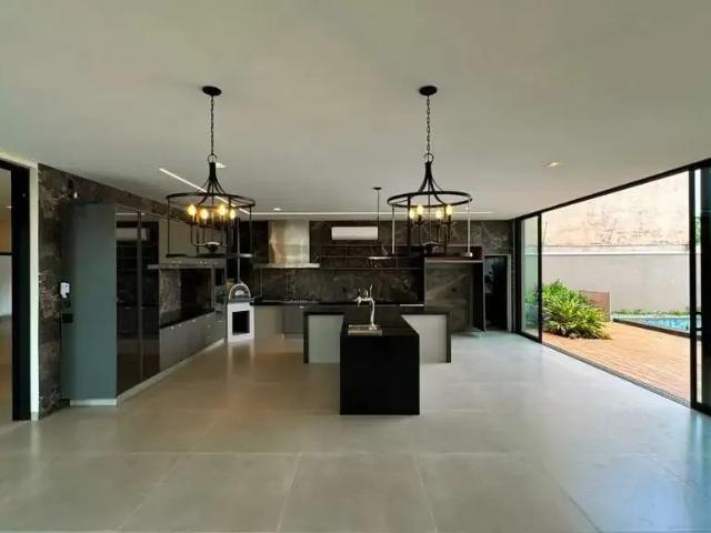 Casa / Sobrado em Condomínio para Venda em Jardinópolis/SP Centro 6 Quartos