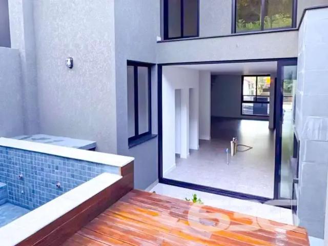 Casa / Sobrado em Condomínio para Venda em Joinville/SC Anita Garibaldi 3 Quartos