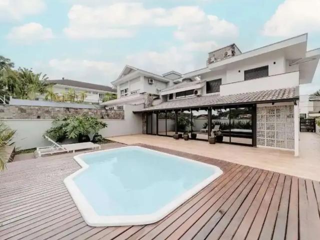 Casa / Sobrado em Condomínio para Venda em Joinville/SC Boa Vista 4 Quartos