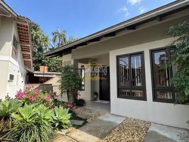 Casa / Sobrado em Condomínio para Venda em Joinville/SC Costa e Silva 3 Quartos