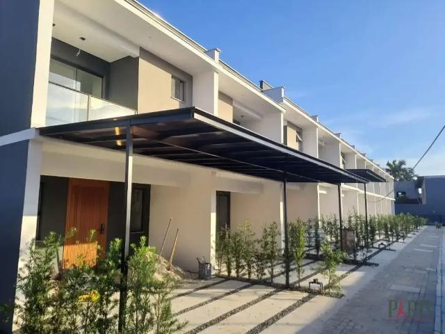 Casa / Sobrado em Condomínio para Venda em Joinville/SC Floresta 3 Quartos