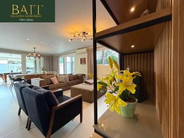 Casa / Sobrado em Condomínio para Venda em Joinville/SC Floresta 4 Quartos