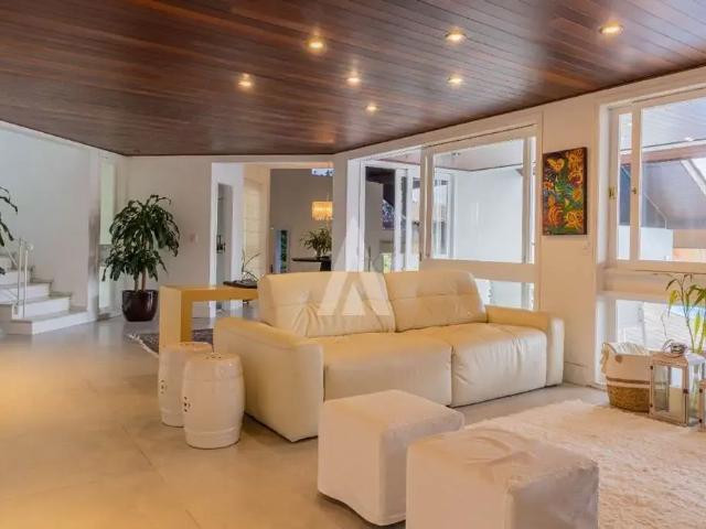 Casa / Sobrado em Condomínio para Venda em Joinville/SC Glória 4 Quartos