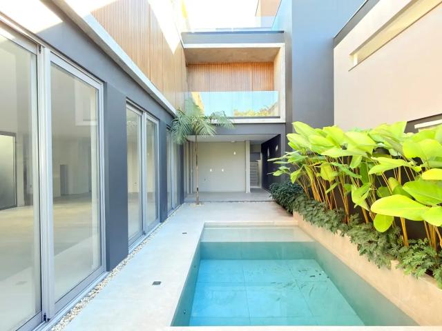 Casa / Sobrado em Condomínio para Venda em Joinville/SC Glória 4 Quartos