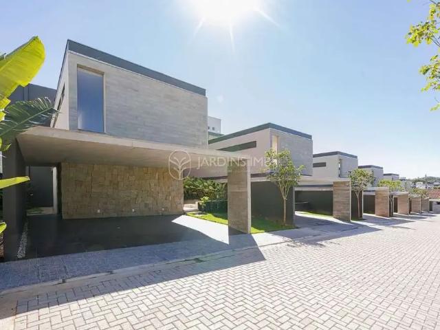 Casa / Sobrado em Condomínio para Venda em Joinville/SC Glória 4 Quartos