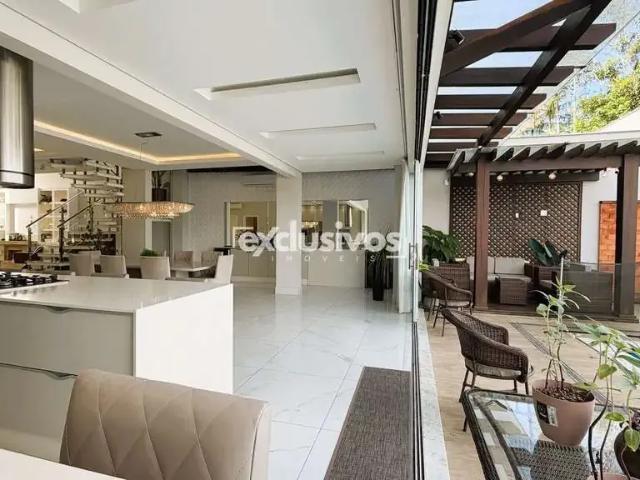 Casa / Sobrado em Condomínio para Venda em Joinville/SC Glória 5 Quartos