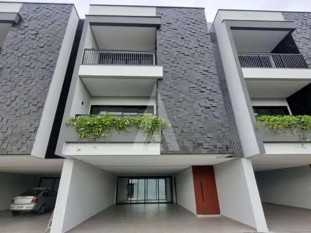 Casa / Sobrado em Condomínio para Venda em Joinville/SC Glória 3 Quartos
