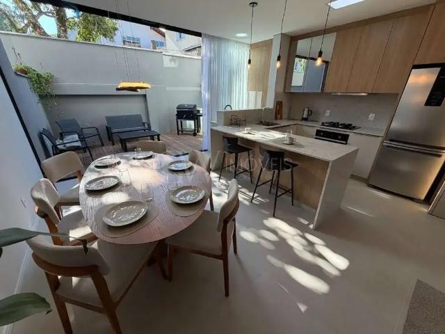 Casa / Sobrado em Condomínio para Venda em Joinville/SC Iririú 3 Quartos