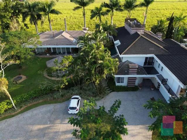 Casa / Sobrado em Condomínio para Venda em Joinville/SC Pirabeiraba 4 Quartos